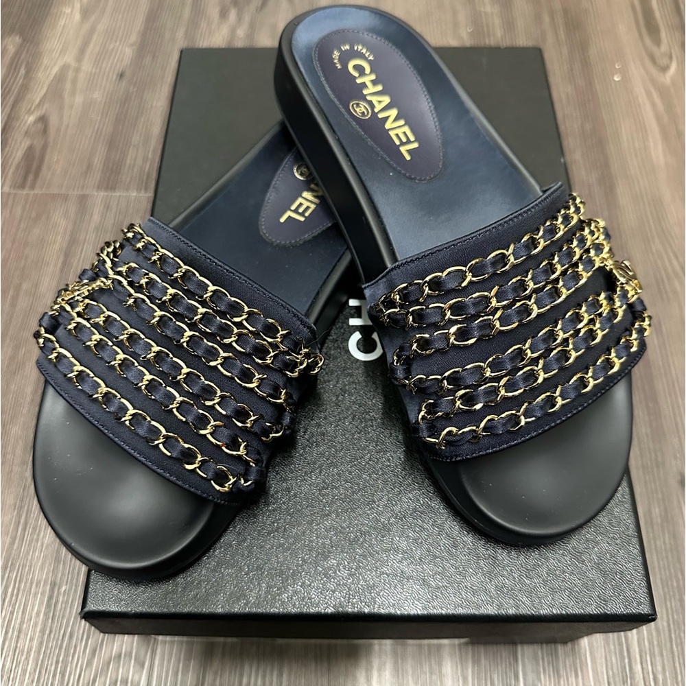 Chanel Interlocking Cc Logo Braided Accent Slides - N… - Gem